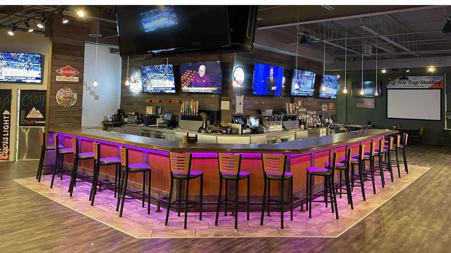 Clays Bar and Grill | Rockford, MN Restaurant