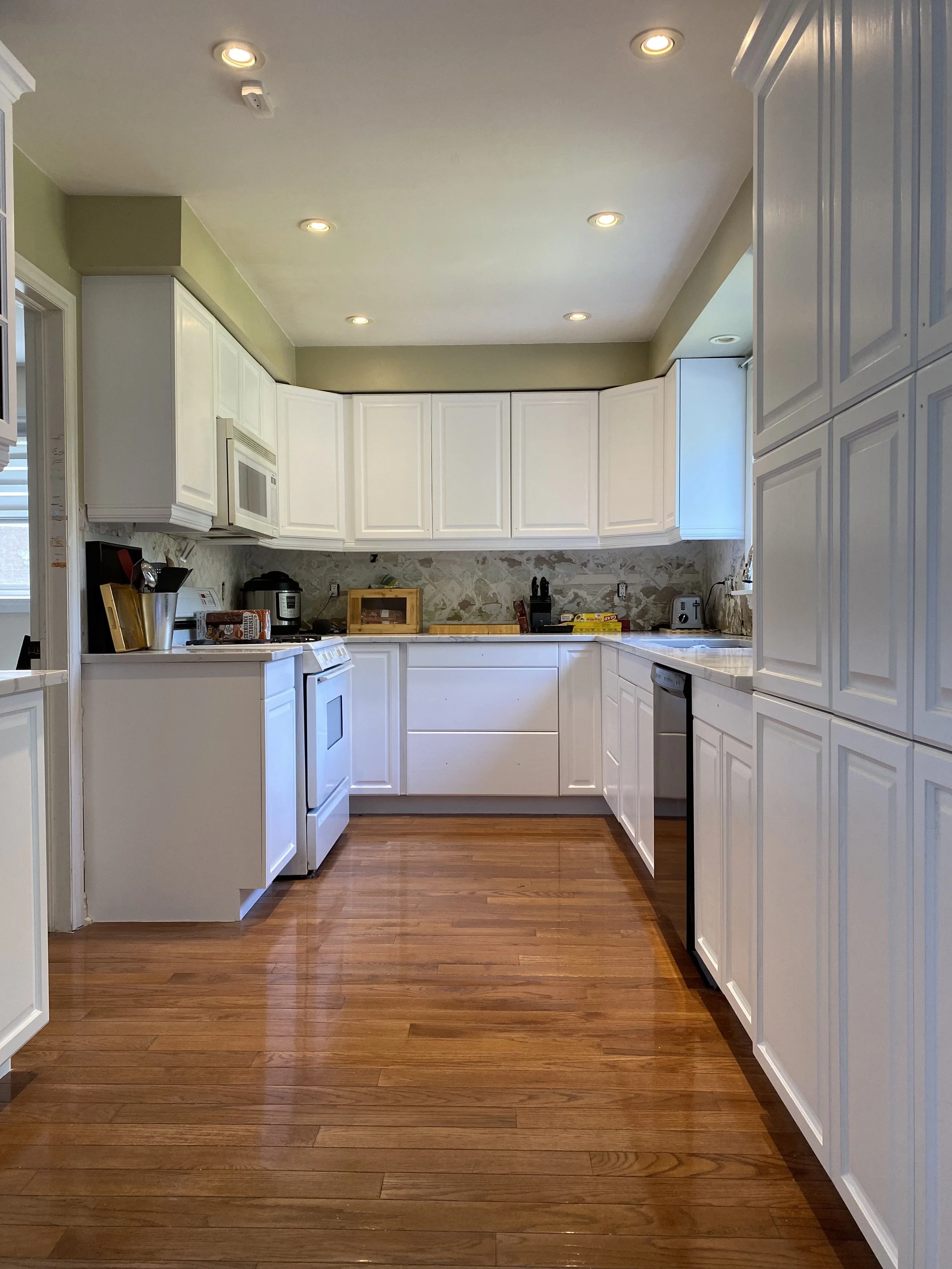 Kitchen Refinishing Services in Niagara- St.Catharines | Finish Facelift