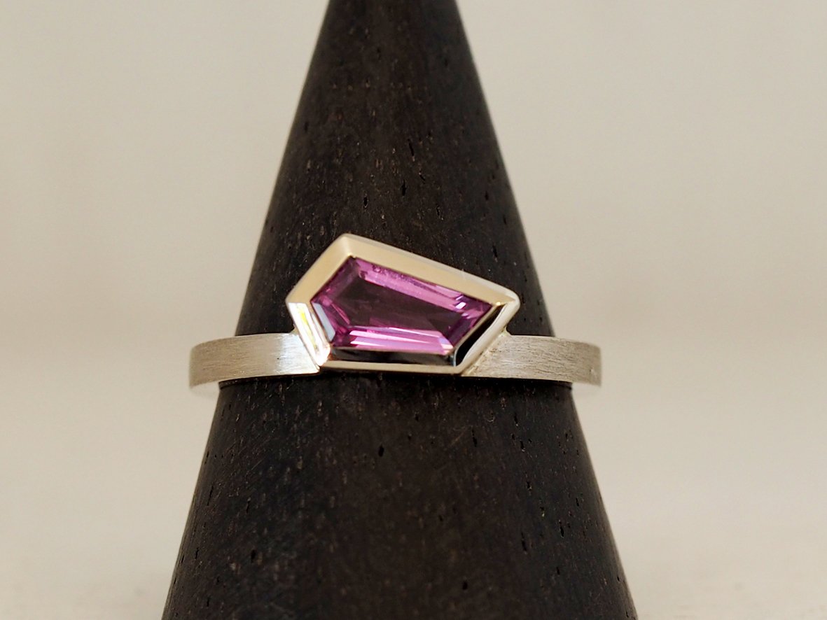 Pink Sapphire Freeform Palladium White Gold Ring — Susan Ewington Jewellery