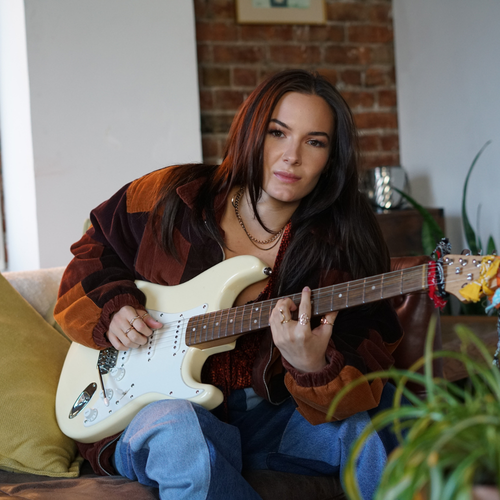 Julia Nicholson (Jimi) is a BC live musician in BC. Available for ...