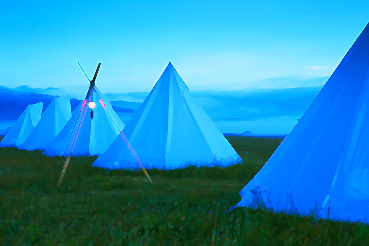 THE CROW — Reliable Tent and Tipi