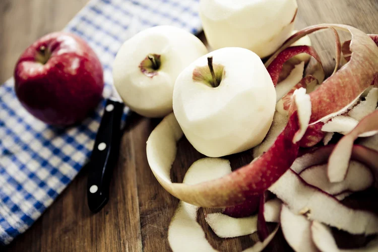 Apple Scrap Vinegar | A Sustainable Way to Use Apple Leftovers — Megan K.