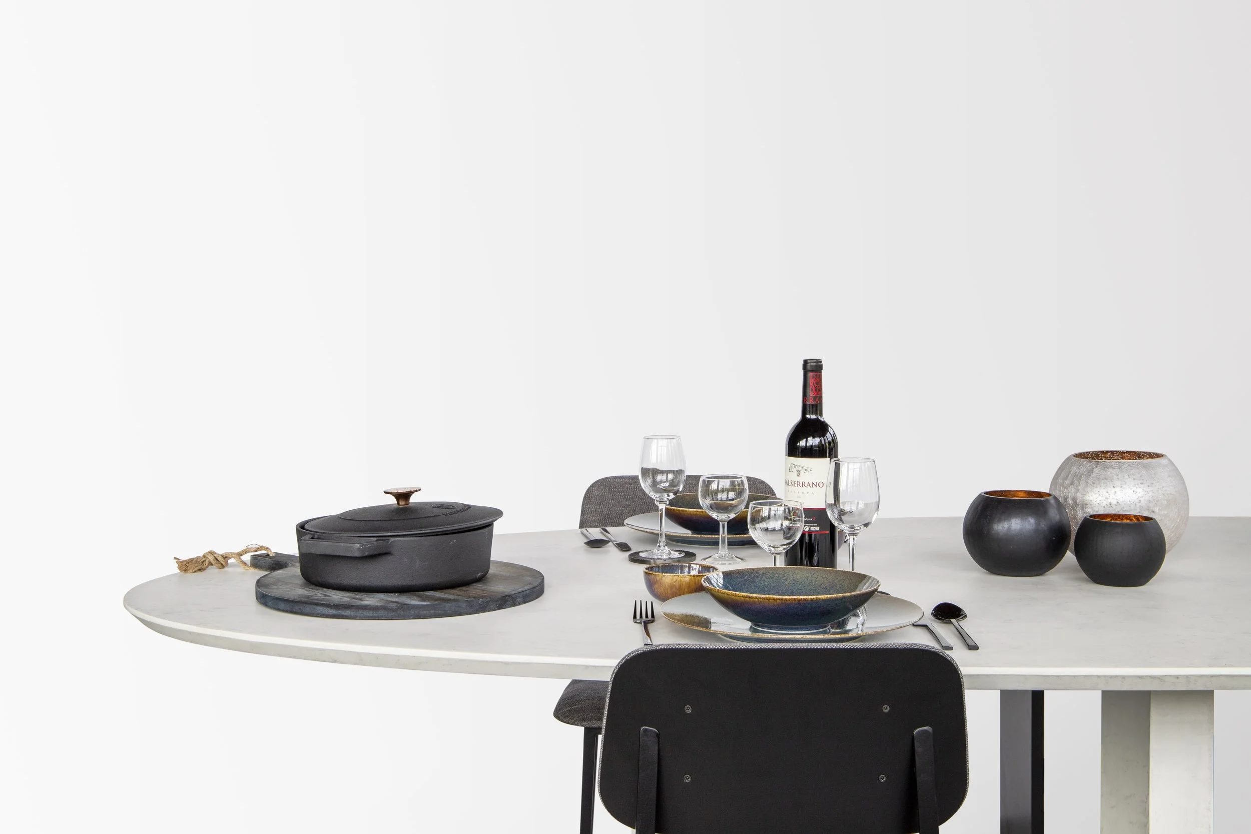 Vince Igor - Elevating table design