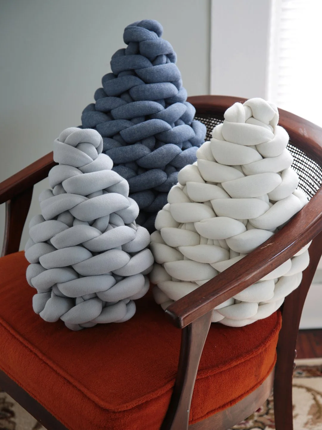 Square Knitted Cushion. Step-by-Step Illustrated DIY Instructions ...