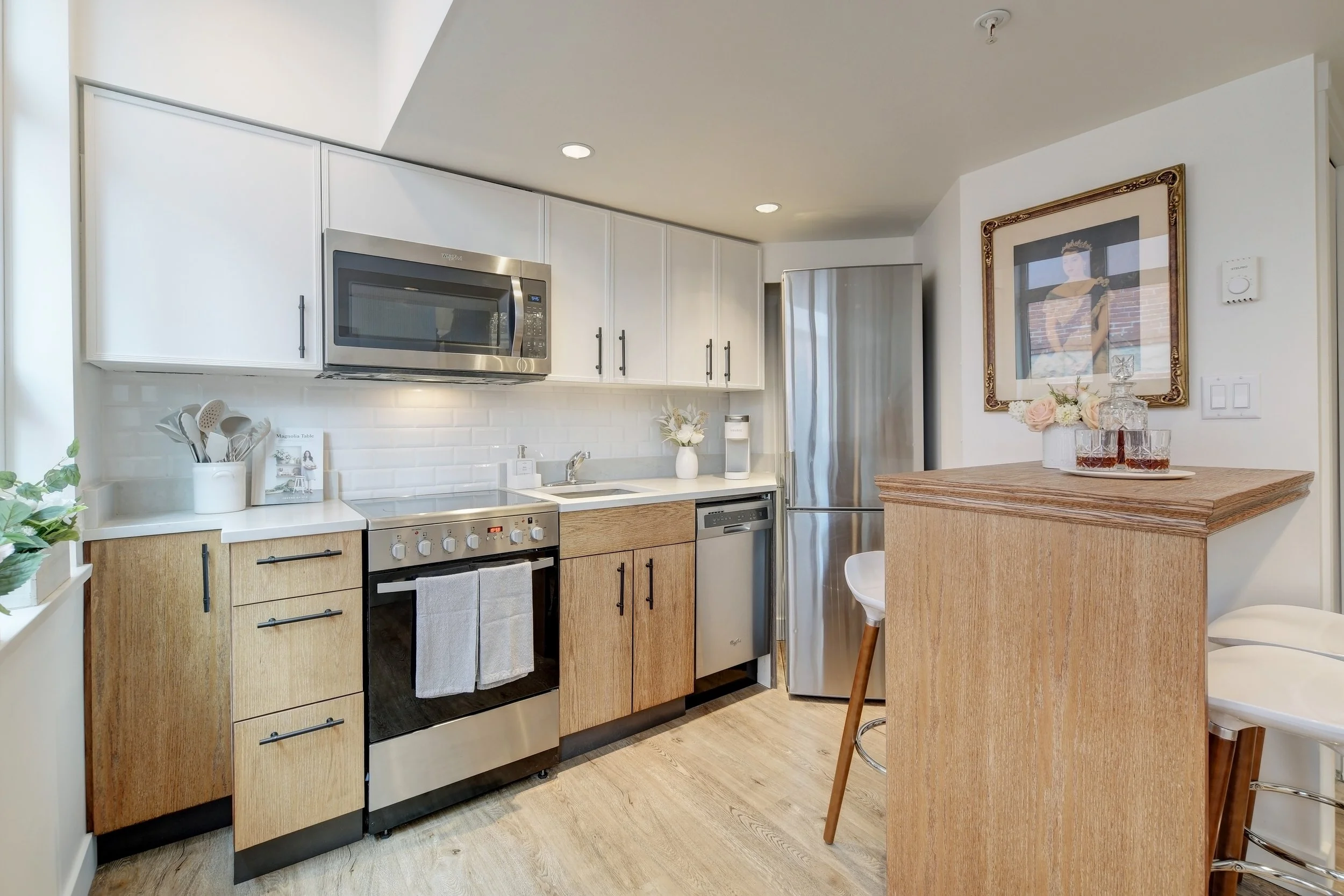 Victoria BC, fully furnished hotel suites, accommodations - Waddington ...