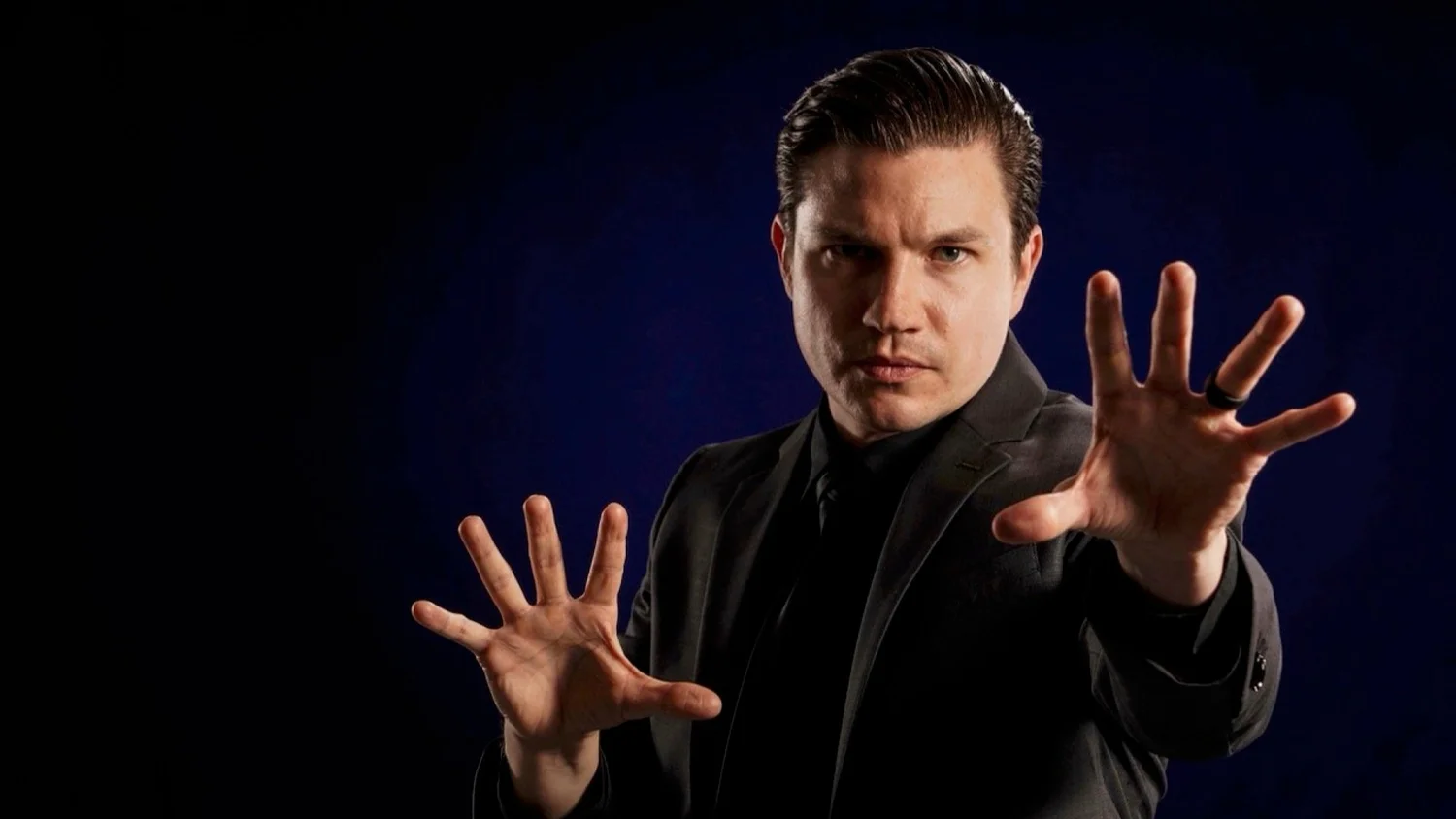 Dinner and a Show: Family-Style Supper with Illusionist Alex Geiser ...