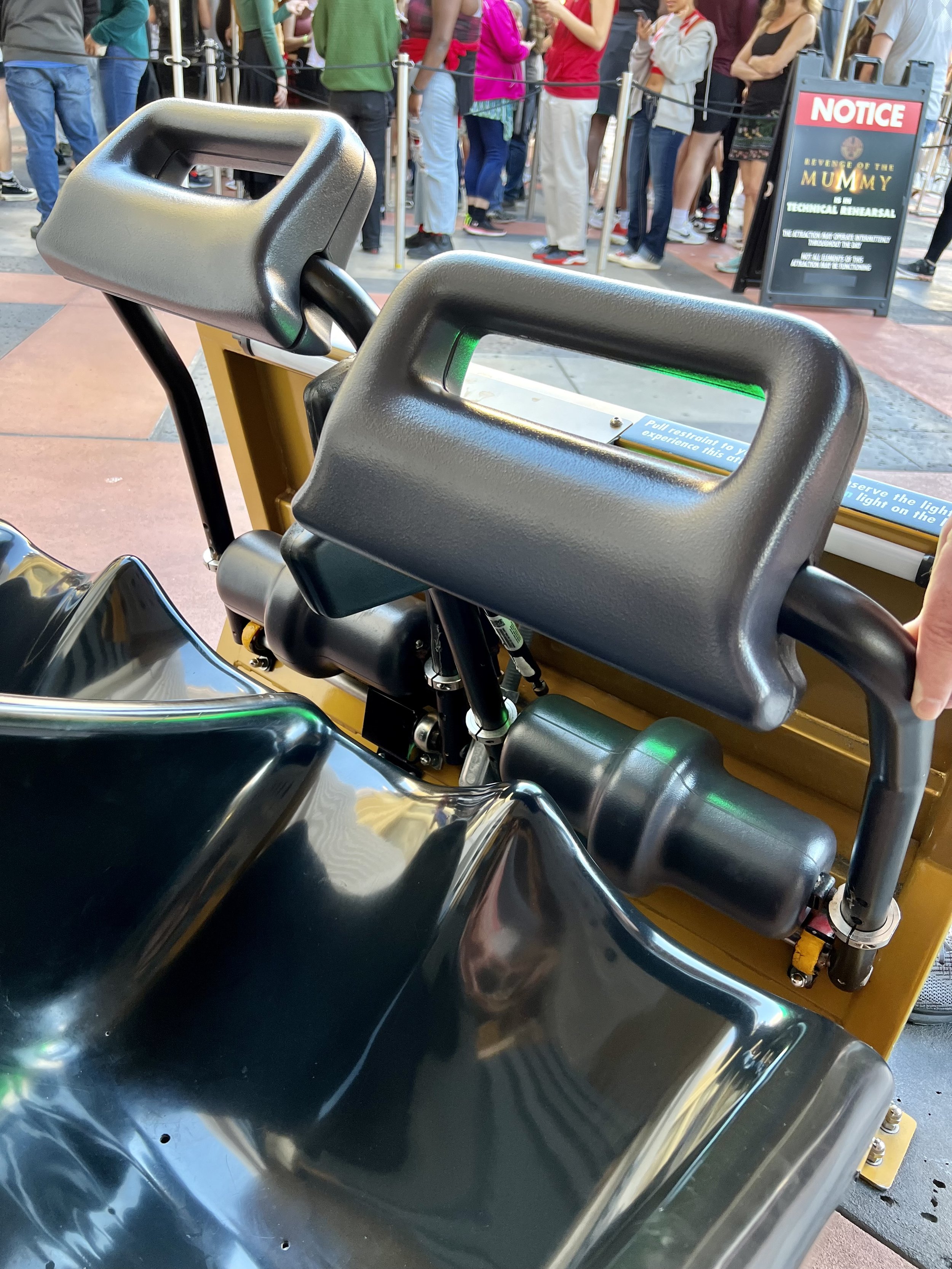 Revenge of the Mummy Ride Guide — Universal Big Time | Helping plus ...