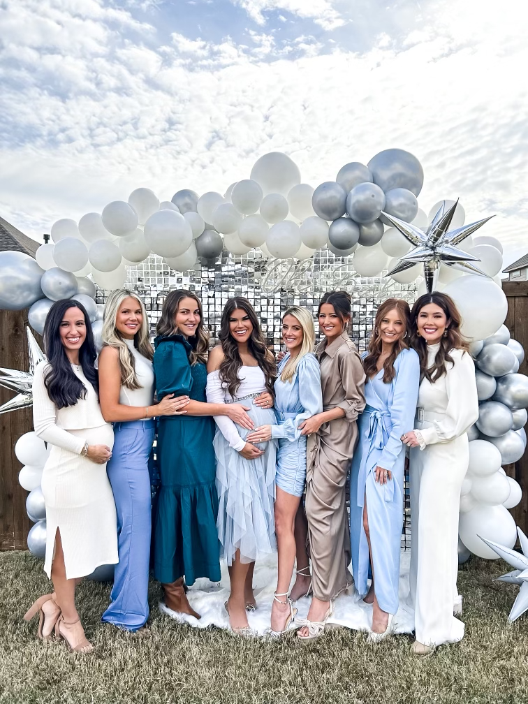 ABOUT — @alliephunter