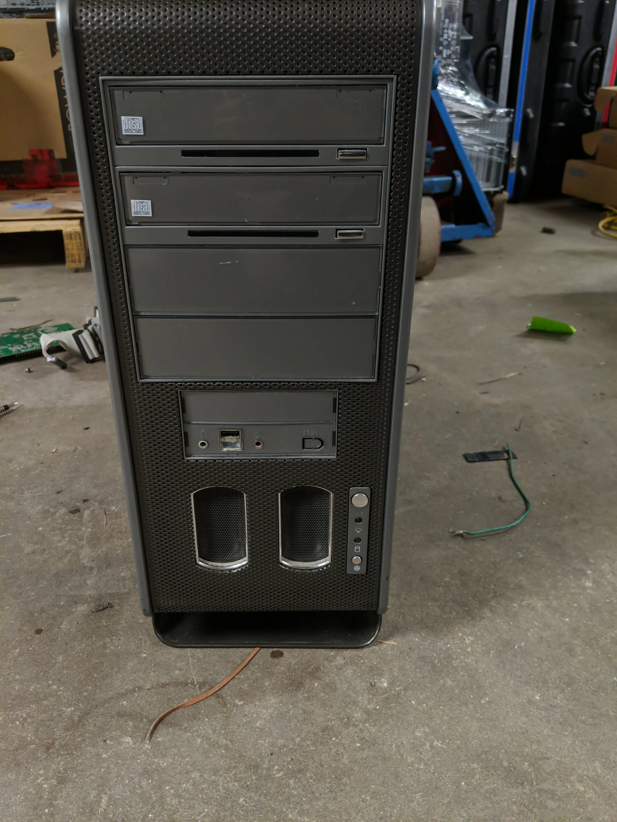 Hackintosh PC Case — Electronic Emporium 519