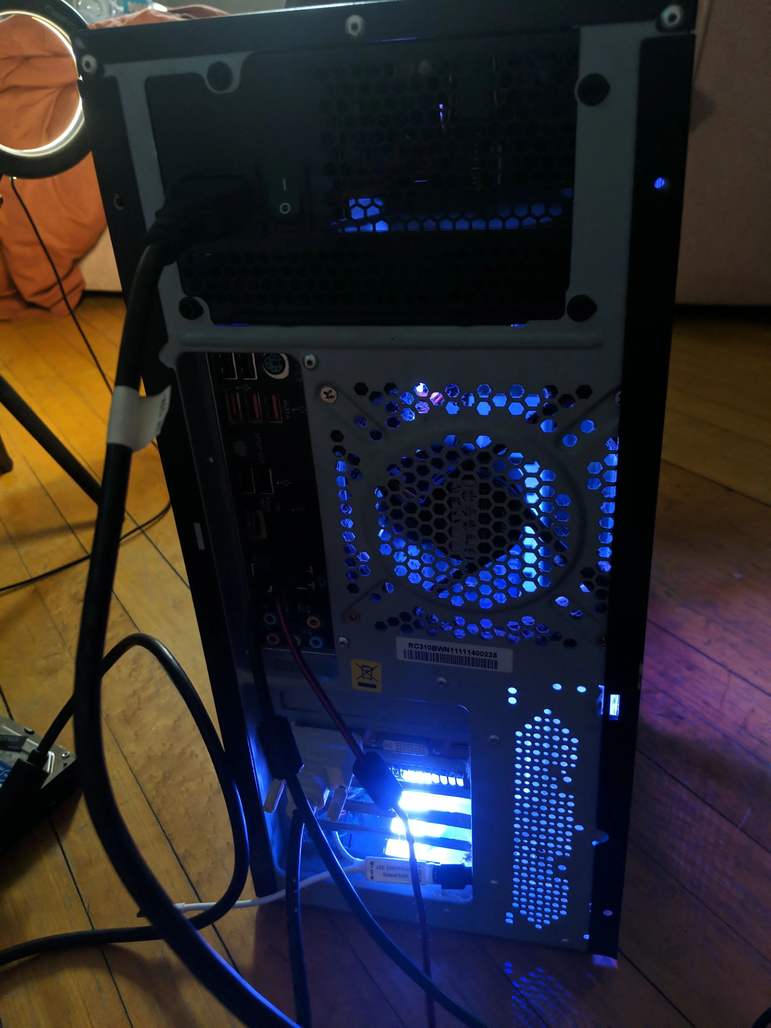 Pc Vault Series Custom PC i7 — Electronic Emporium 519