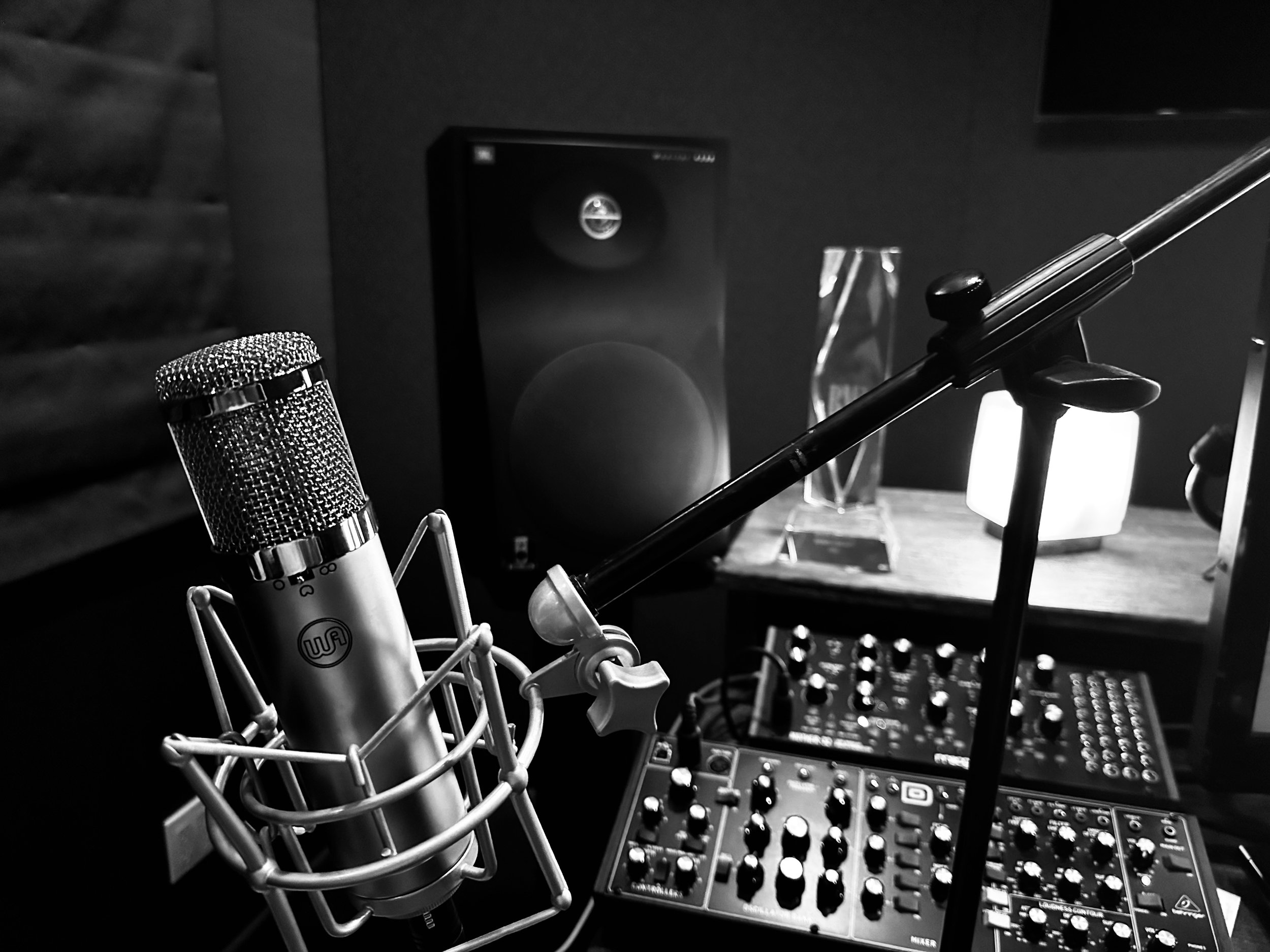 Feedback Drones Wav Pack - a dark and processed drone and fx wav sample pack — Triumph Audio