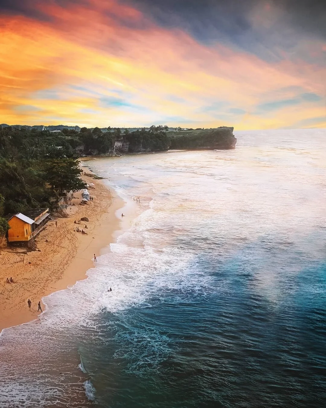 "Hot surfies, babes & beach..." Balangan Beach, Bali