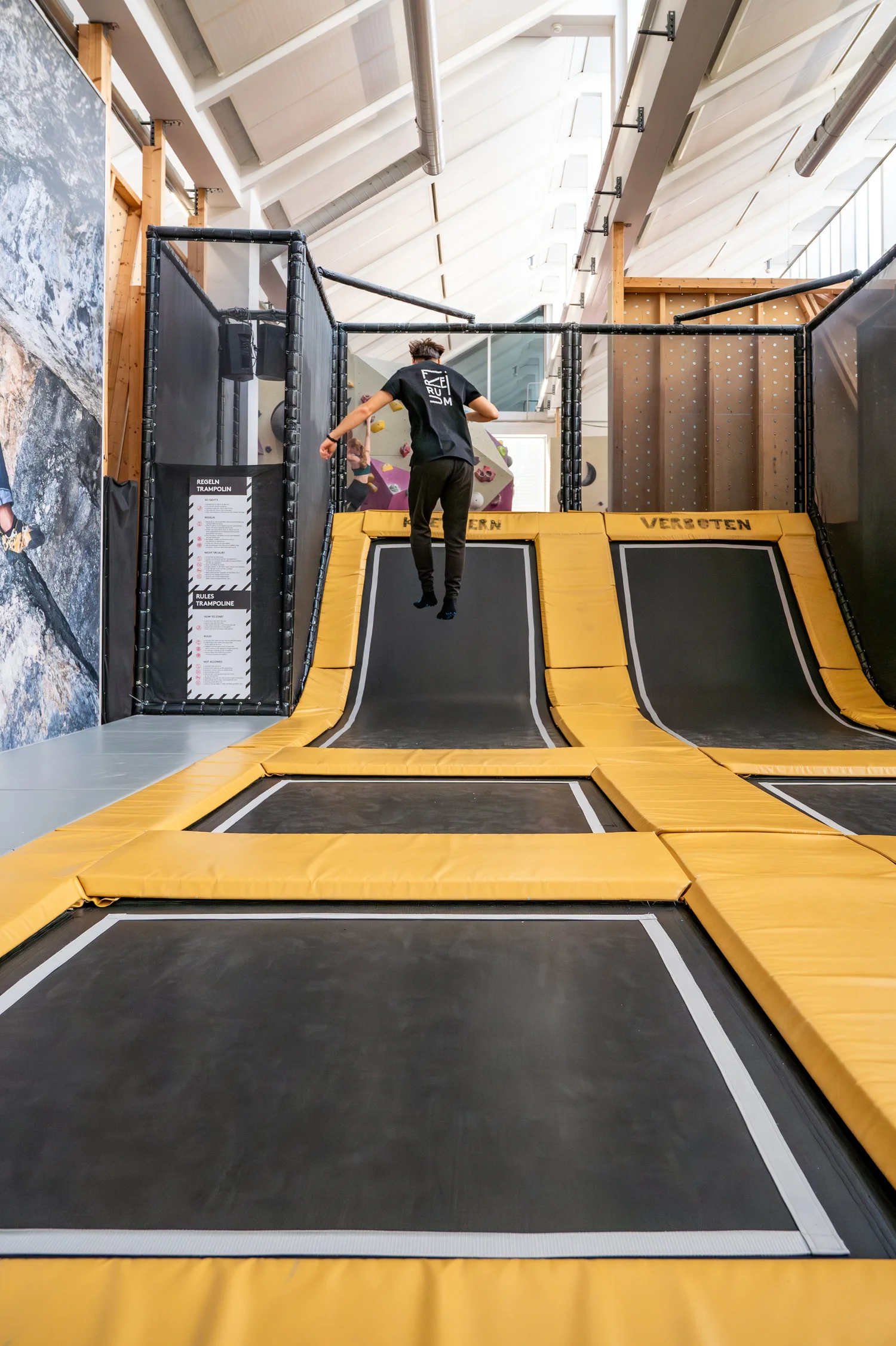 Trampolin Park & Fussballfeld — Freiruum - Sport | Genuss | Events