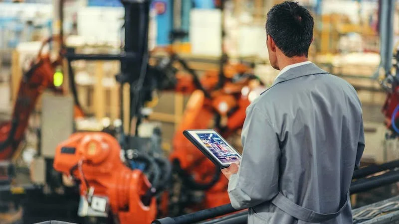 7 Ways to Build a Smarter Manufacturing Team — Fusion Data Hub