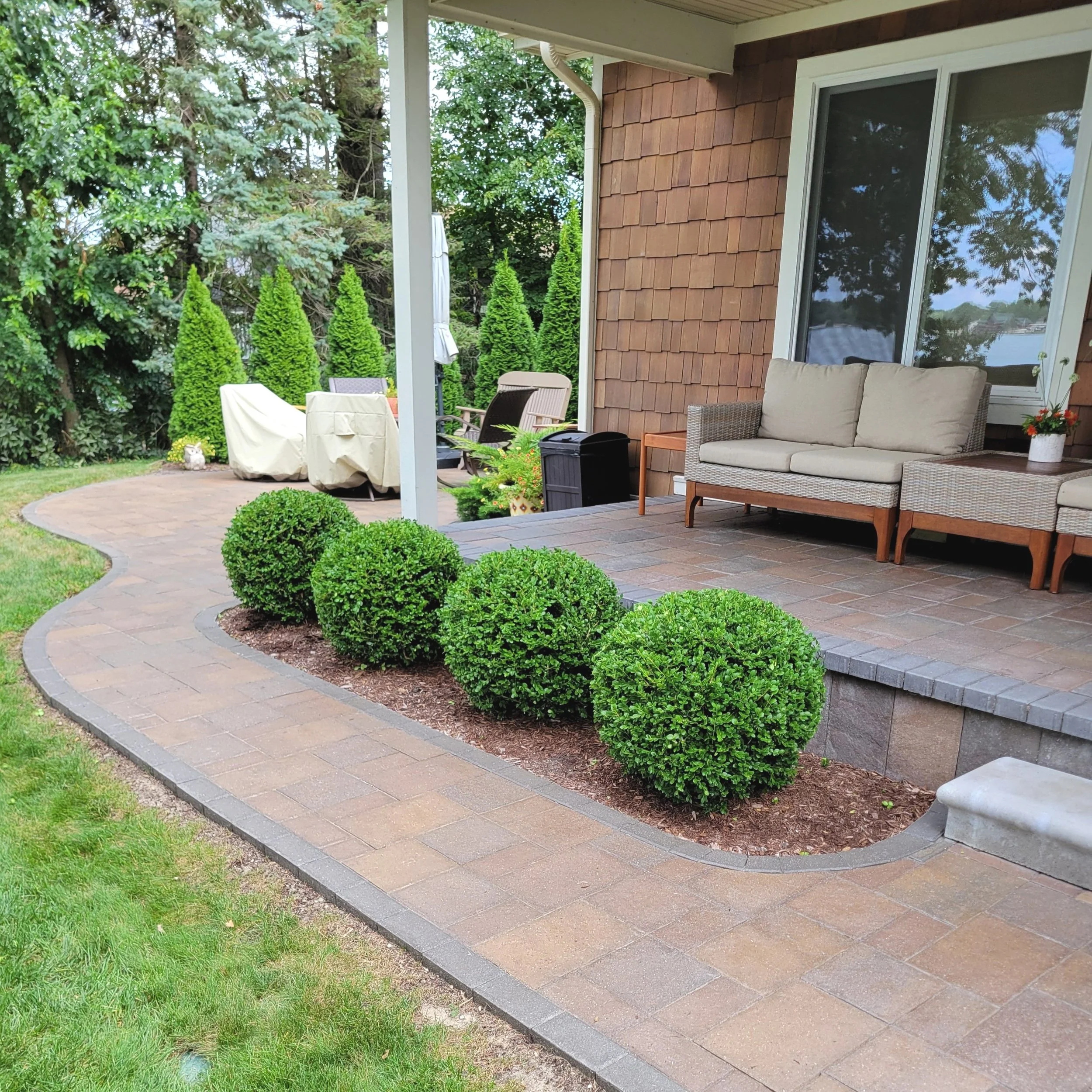 Pro Lawn & Landscape