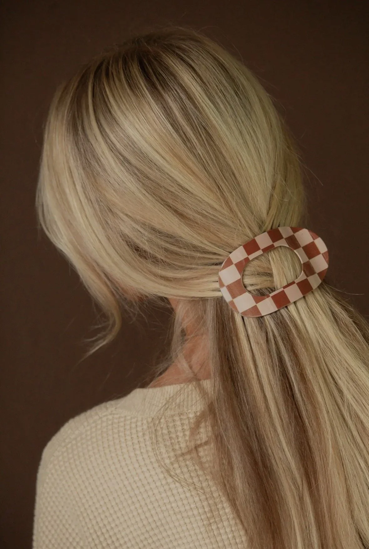 Andi Round Flat Clip — TGS Collective