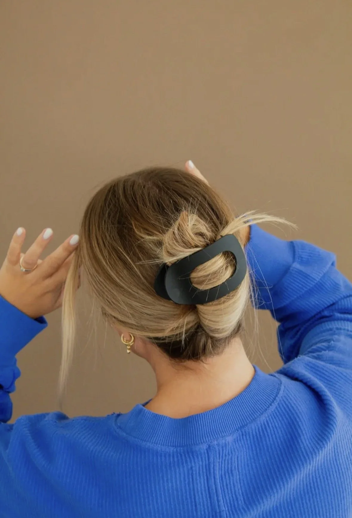 Andi Round Flat Clip — TGS Collective