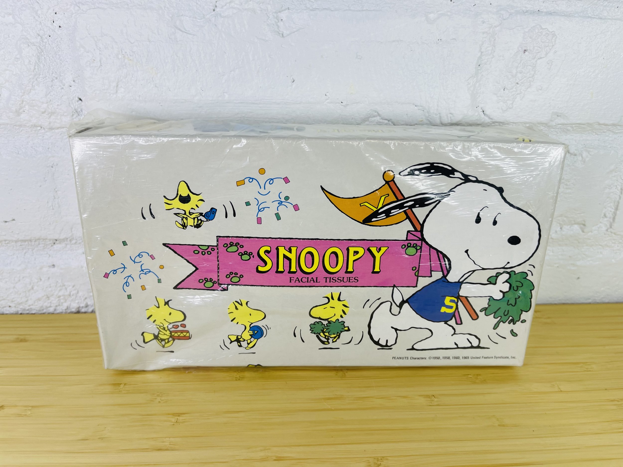 Schmid Snoopy and Woodstock Ceramic Music Box — Selling Peanuts Schmid Snoopy and Woodstock Ceramic Music Box — Selling Peanuts
