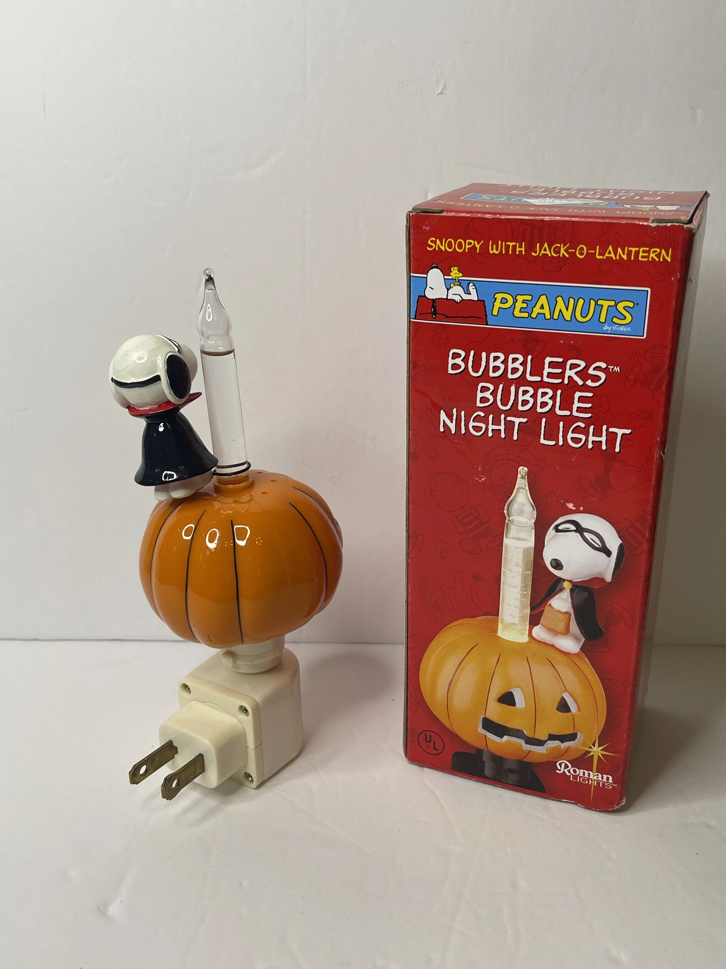 Charlie Brown and Snoopy Lamp Nite Light — Selling Peanuts