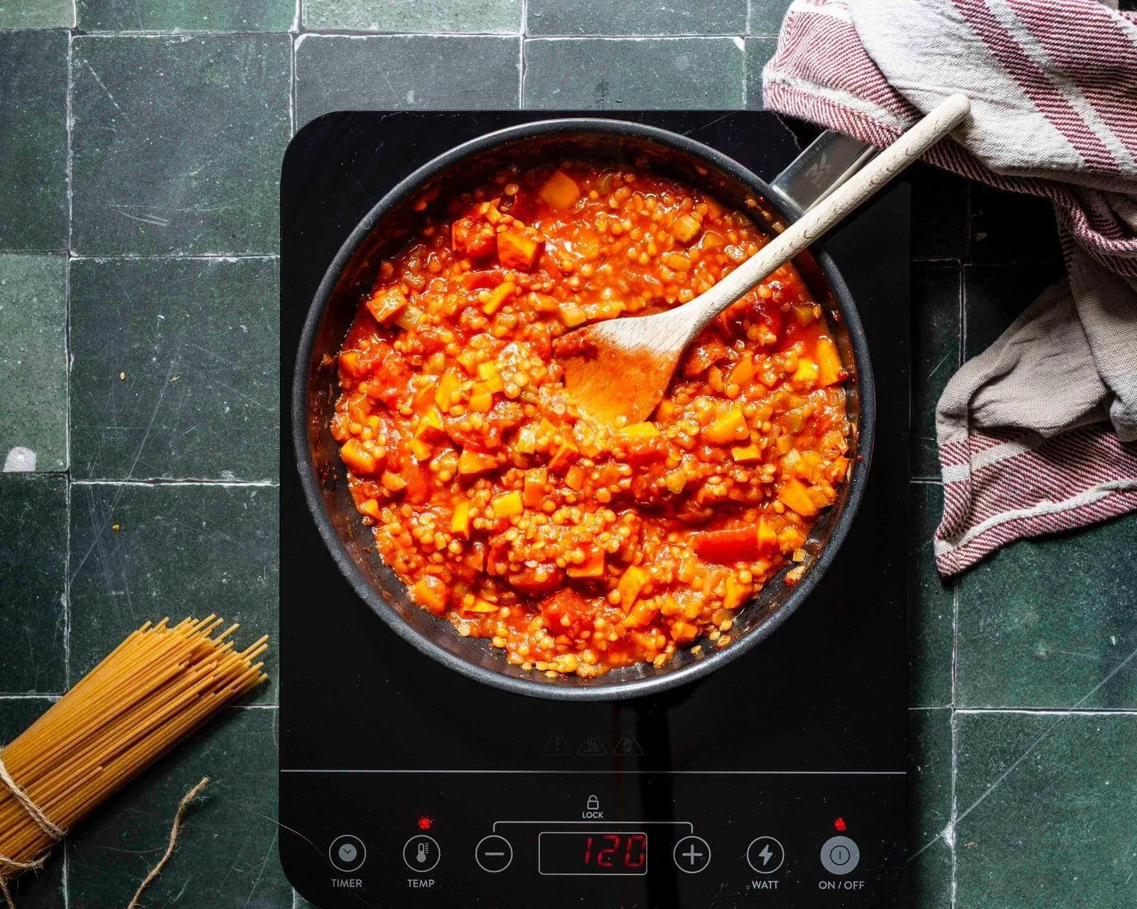 Rote Linsen Bolognese mit Kürbis - Klara & Ida