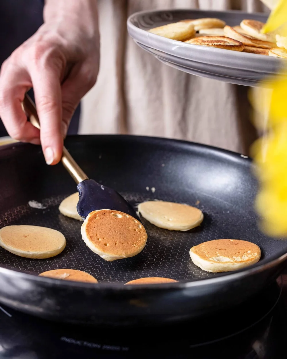 Pfannkuchen Rezept für fluffige American Pancakes - Klara & Ida