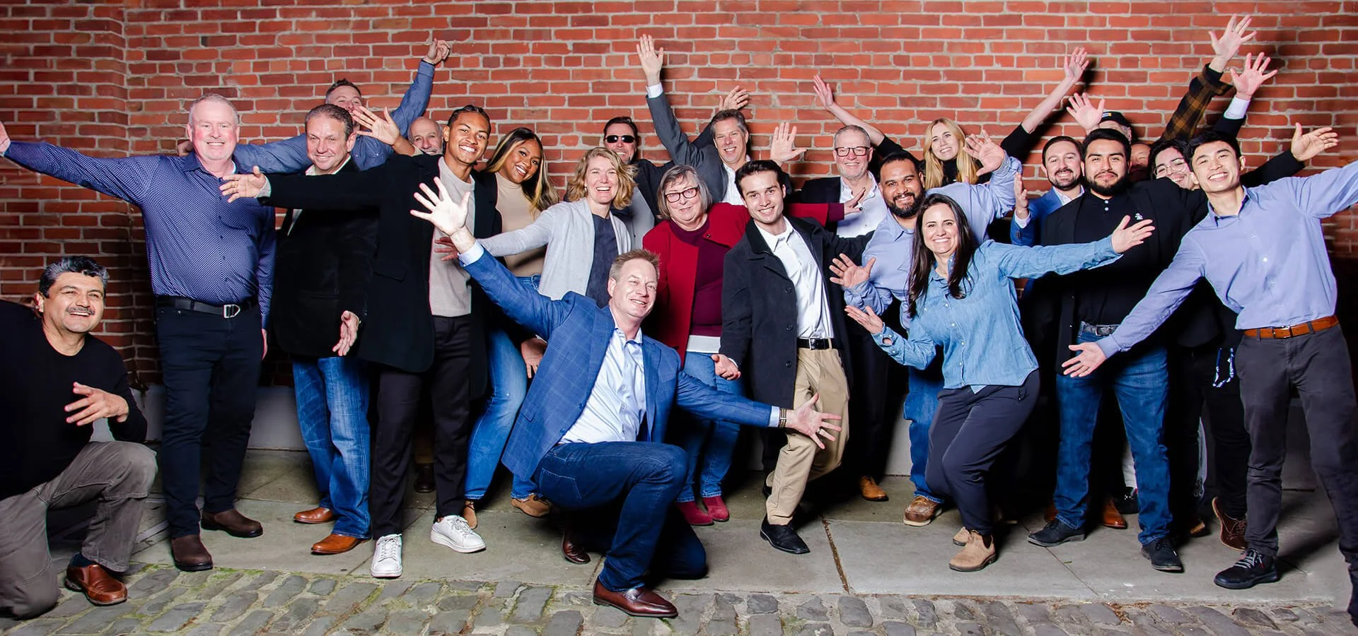 TEAM — SINGULAR BUILDERS