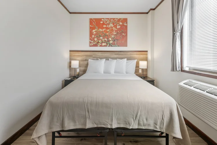 Rooms — Highbridge Hotel