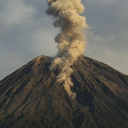 AfarTV Debuts World's First 4K Live Stream of an Active Volcano ...