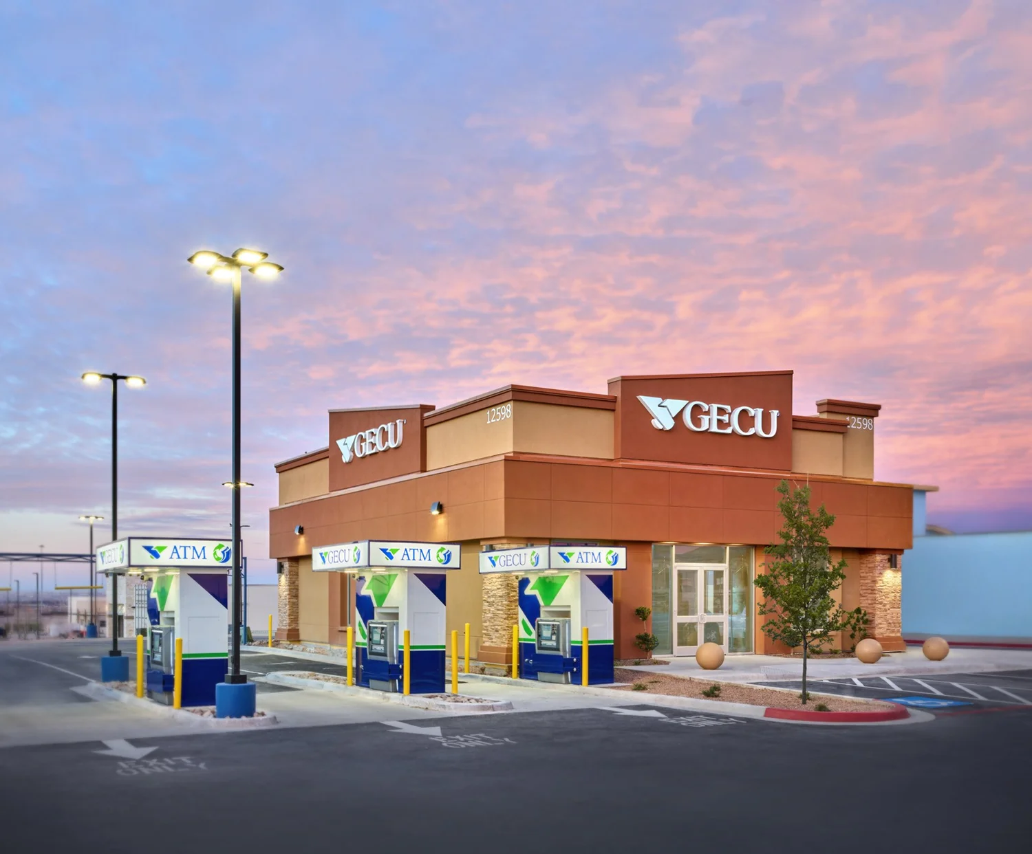 GECU Wins 2024 CUNA Diamond Award for Branch Design and Innovation — VS ...
