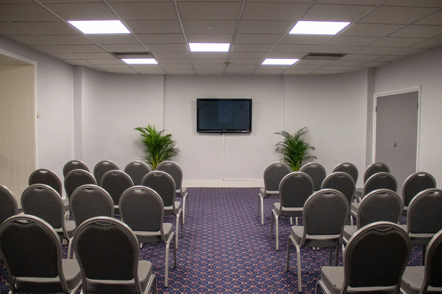Alma Lodge Hotel - Function Rooms - Meetings — ALMA LODGE