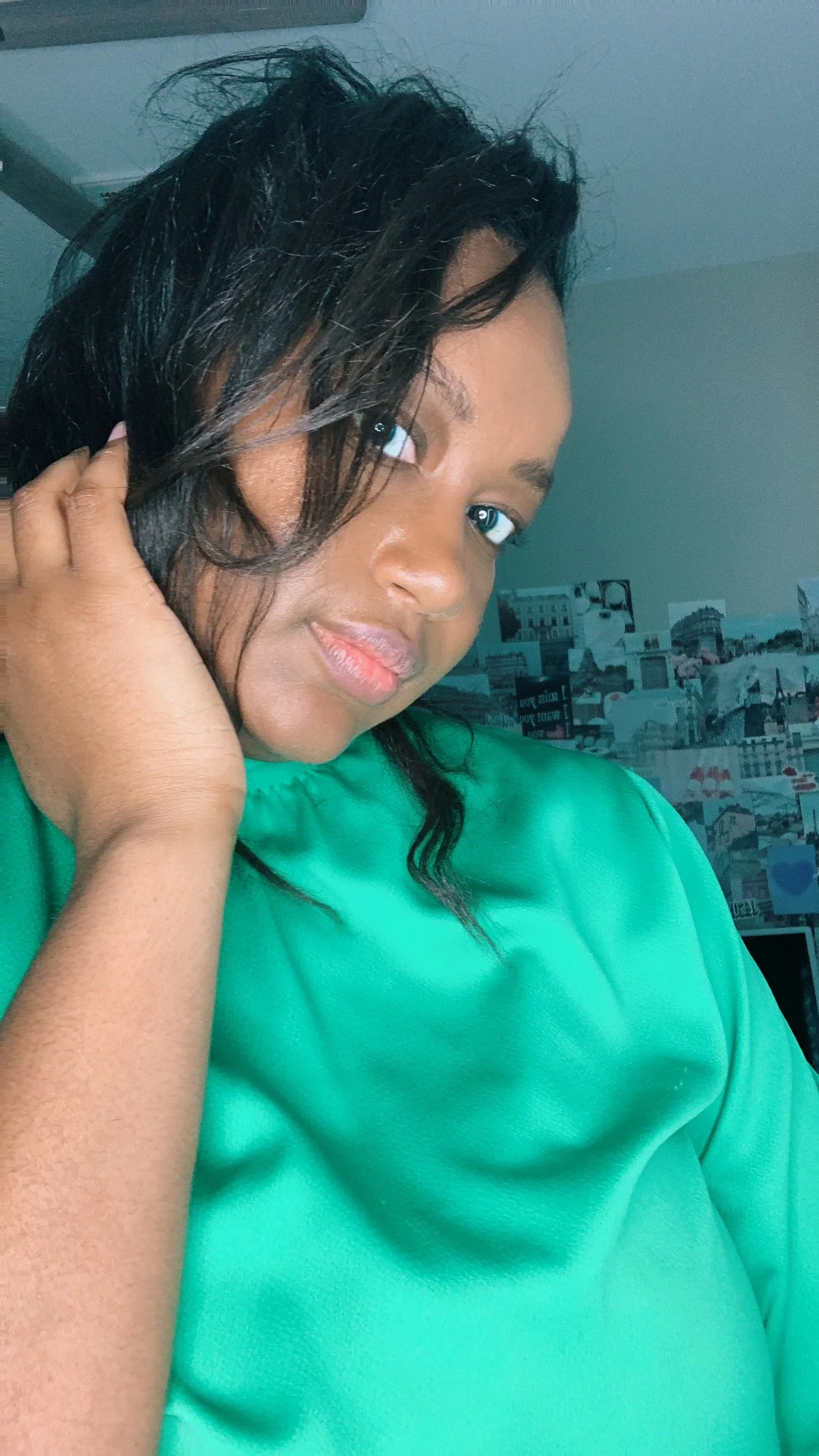 About — Clarissa Fletcher - Graphic Designer + Content Creator