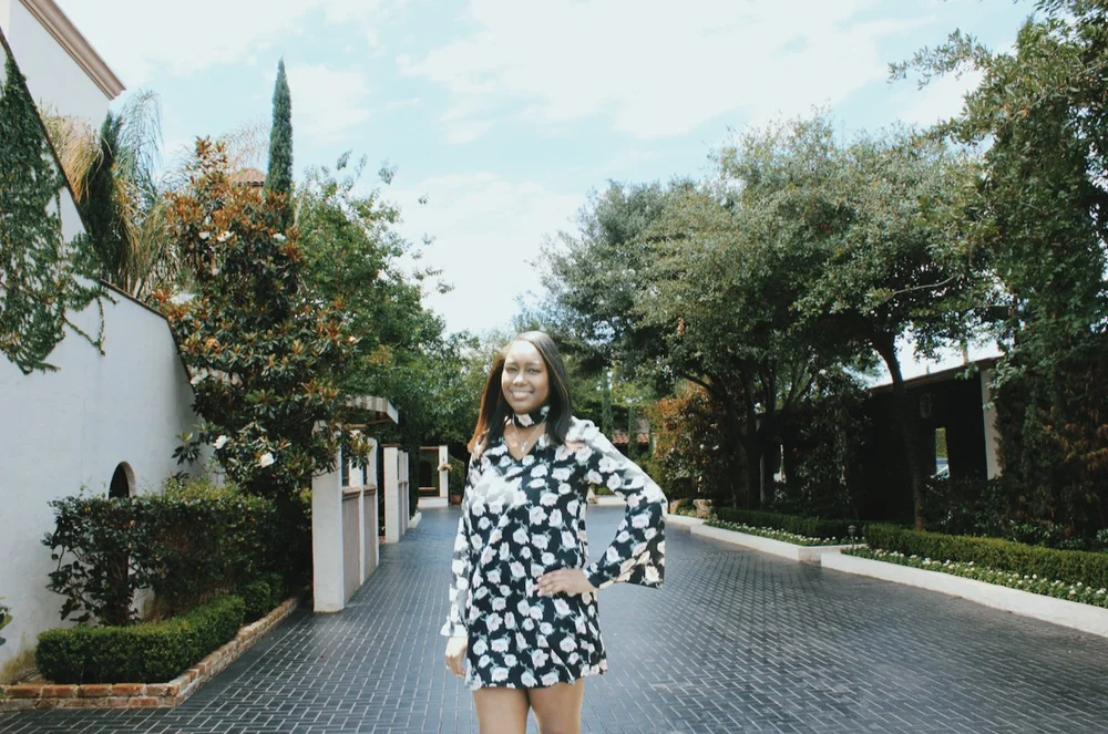 Clarissa Fletcher - Graphic Designer + Content Creator