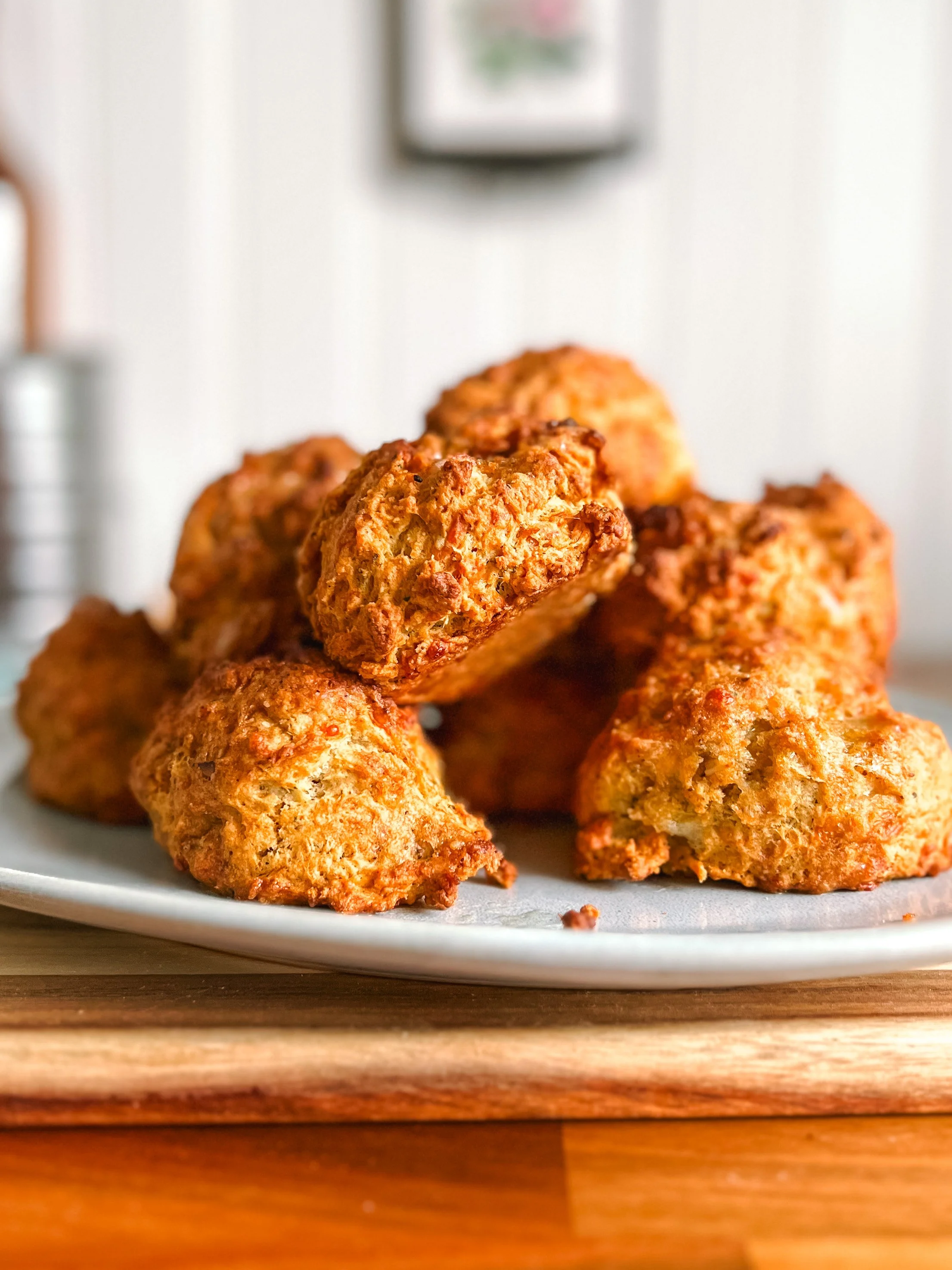 Copycat Red Lobster Garlic Cheddar Bay Biscuits Just Like Granny The Best Easiest