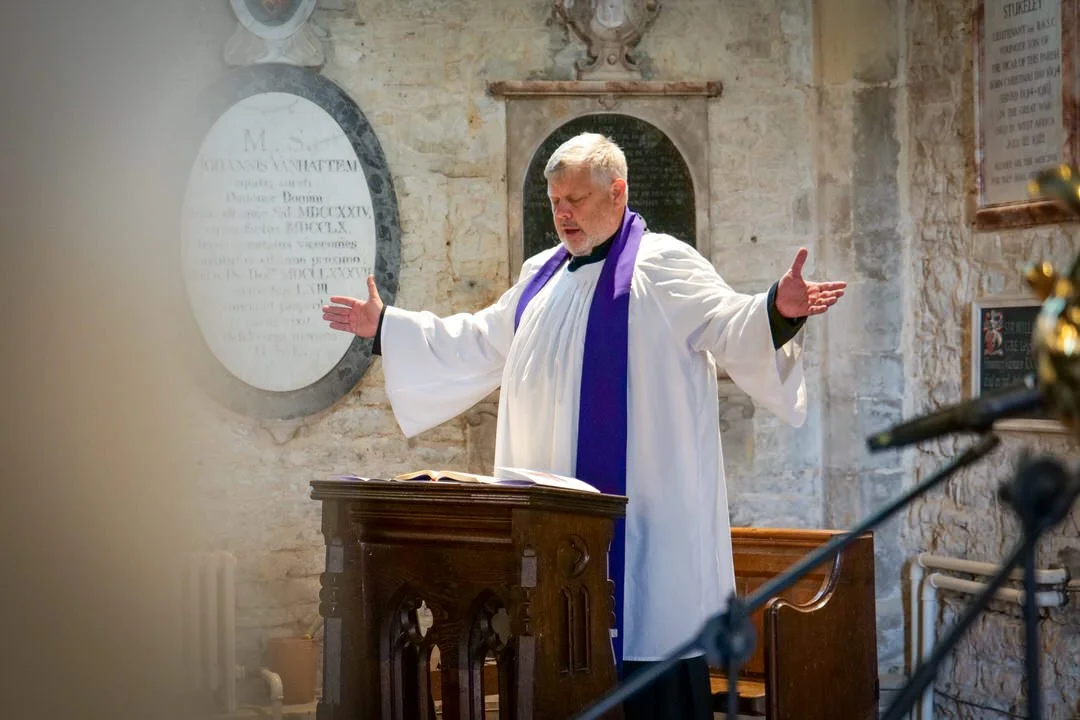 Funeral Streaming - Funeral Videographer - Funeral AV Equipment ...