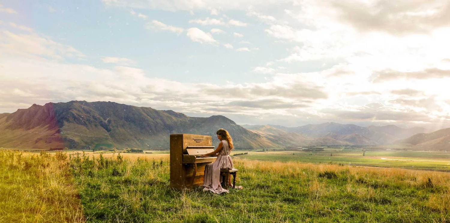 Caroline Jones | The official site of singer songwriter Caroline Jones