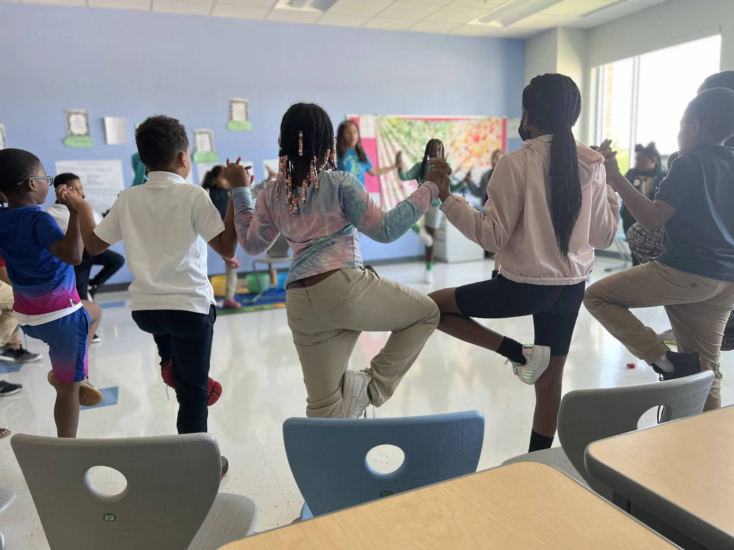 Mindful Moment for Students | Holistic Life Foundation — Holistic Life ...