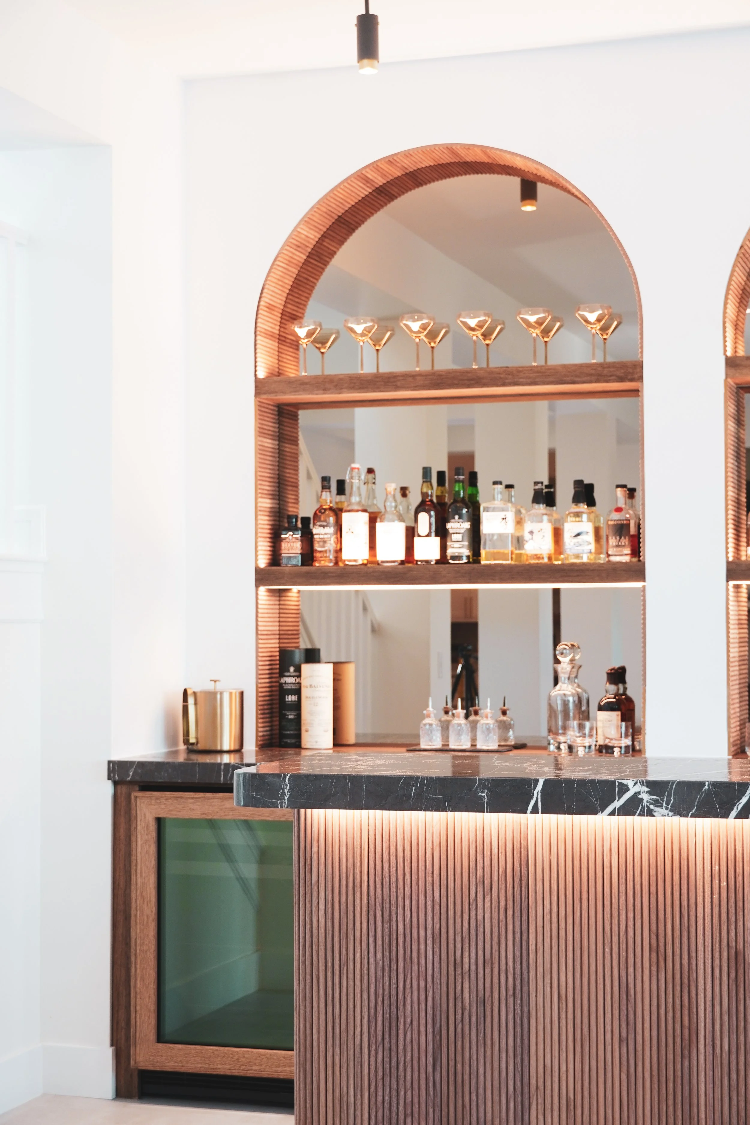 BESPOKE BAR — LVCD