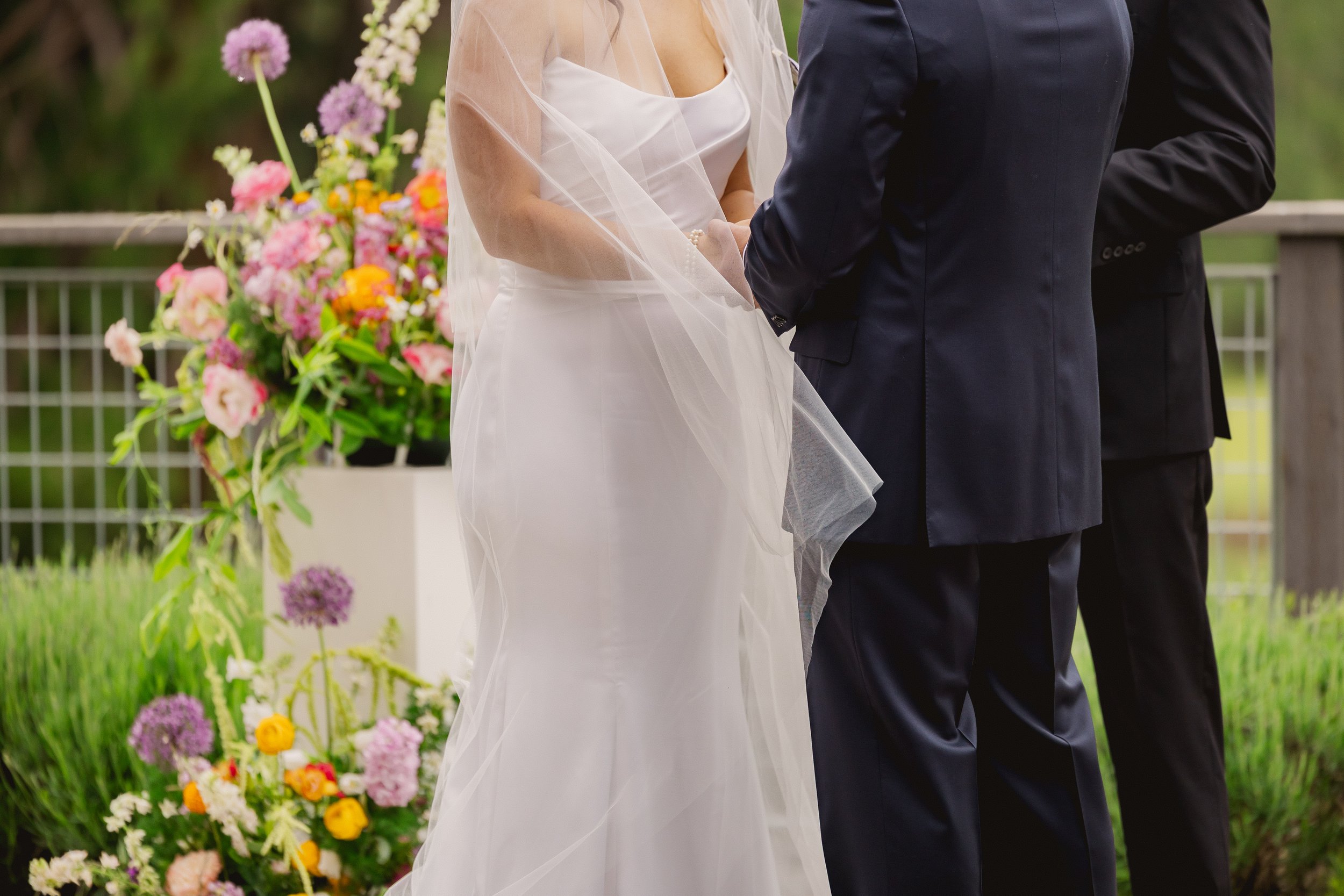 HONEY WATER FLOWERS - Seattle wedding florist