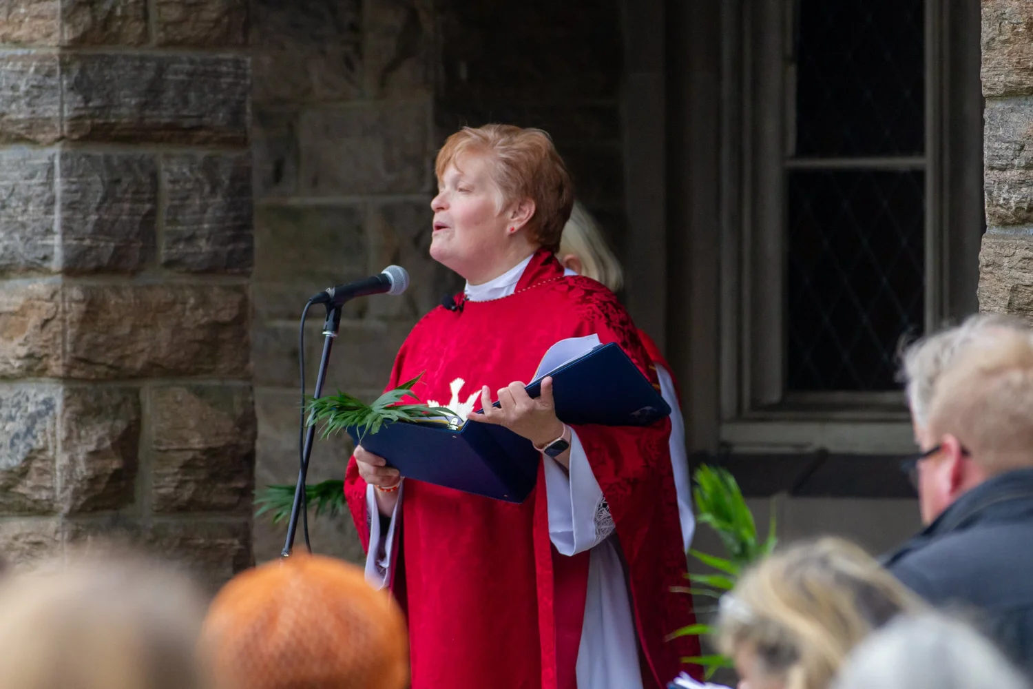 How We Worship Here — Christ Church Greenwich