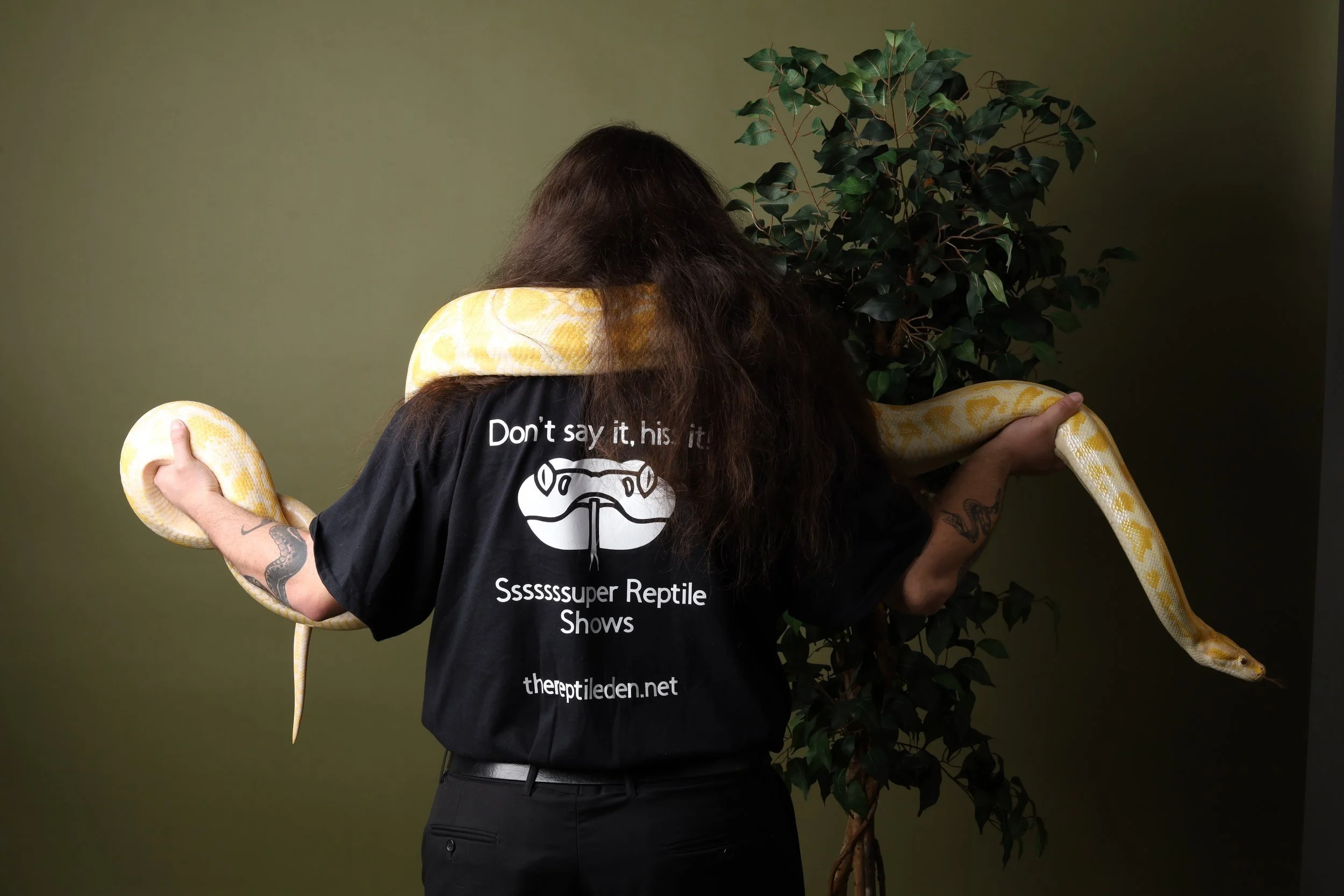 Book Chicagoland's Greatest Exotic Animal Show | The Reptile Den