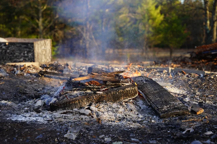 What Do You Burn in a Fire Pit | Chiasson Smoke