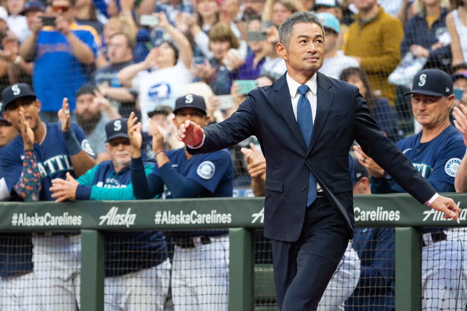 Ichiro Suzuki becomes first Asian-born player to be inducted into the ...