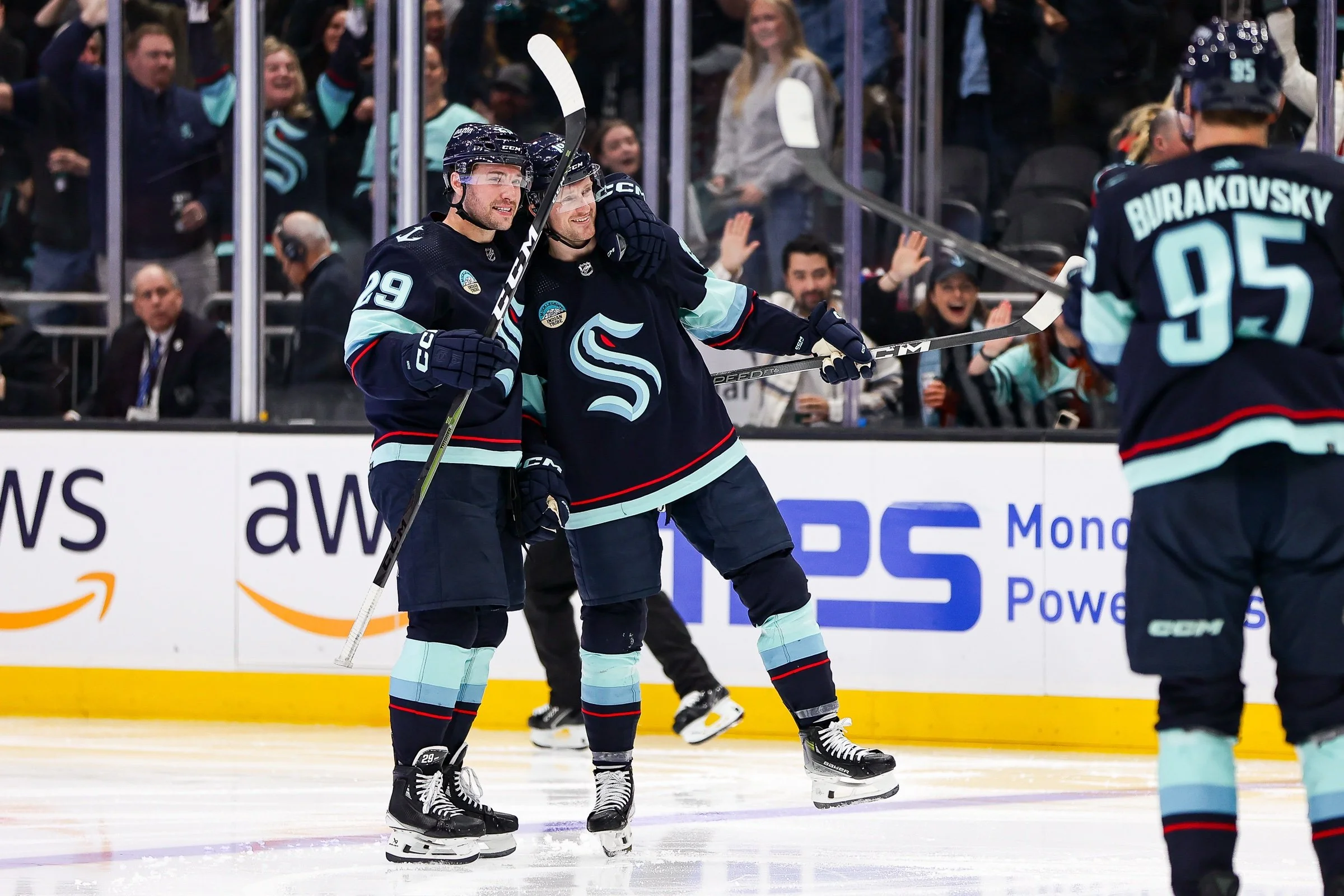 In a battle of Pacific Northwest rivals, Kraken take down NHL’s best in ...