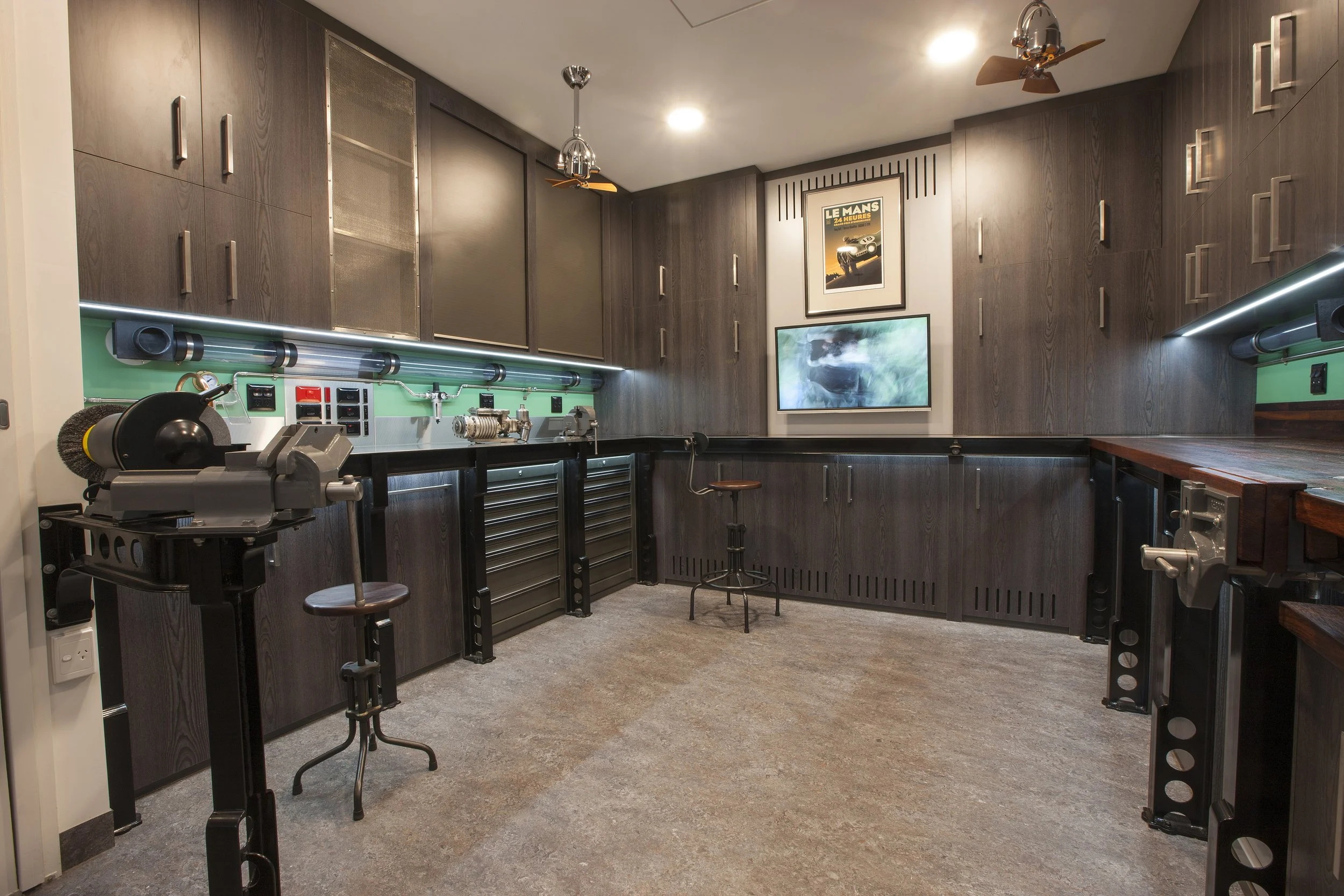 The Engineers Studio Garage - Aust — Deverson Design