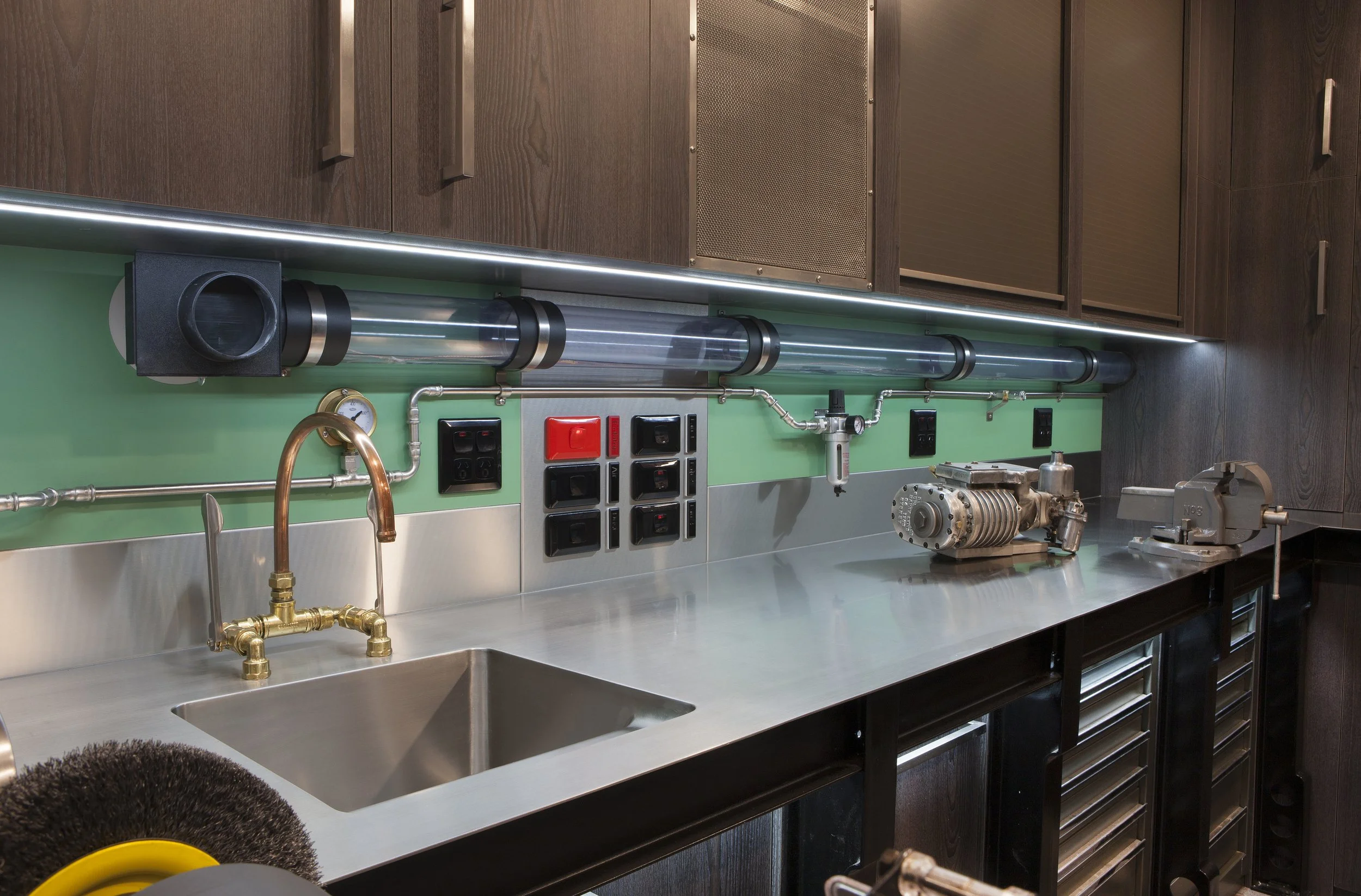 The Engineers Studio Garage - Aust — Deverson Design