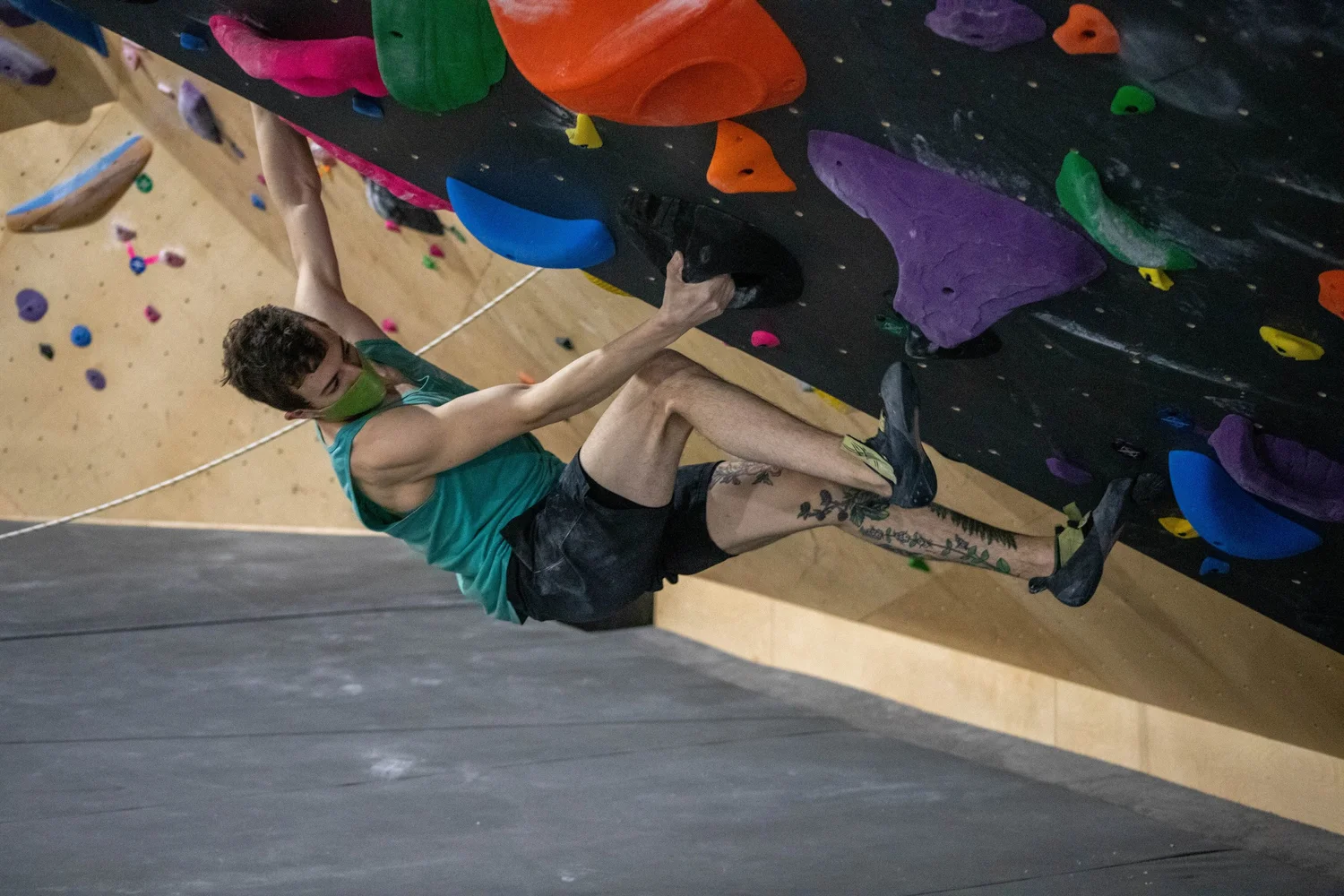 Climbing Classes | Bouldering, Top Rope, Lead & More | Latitude Climbing