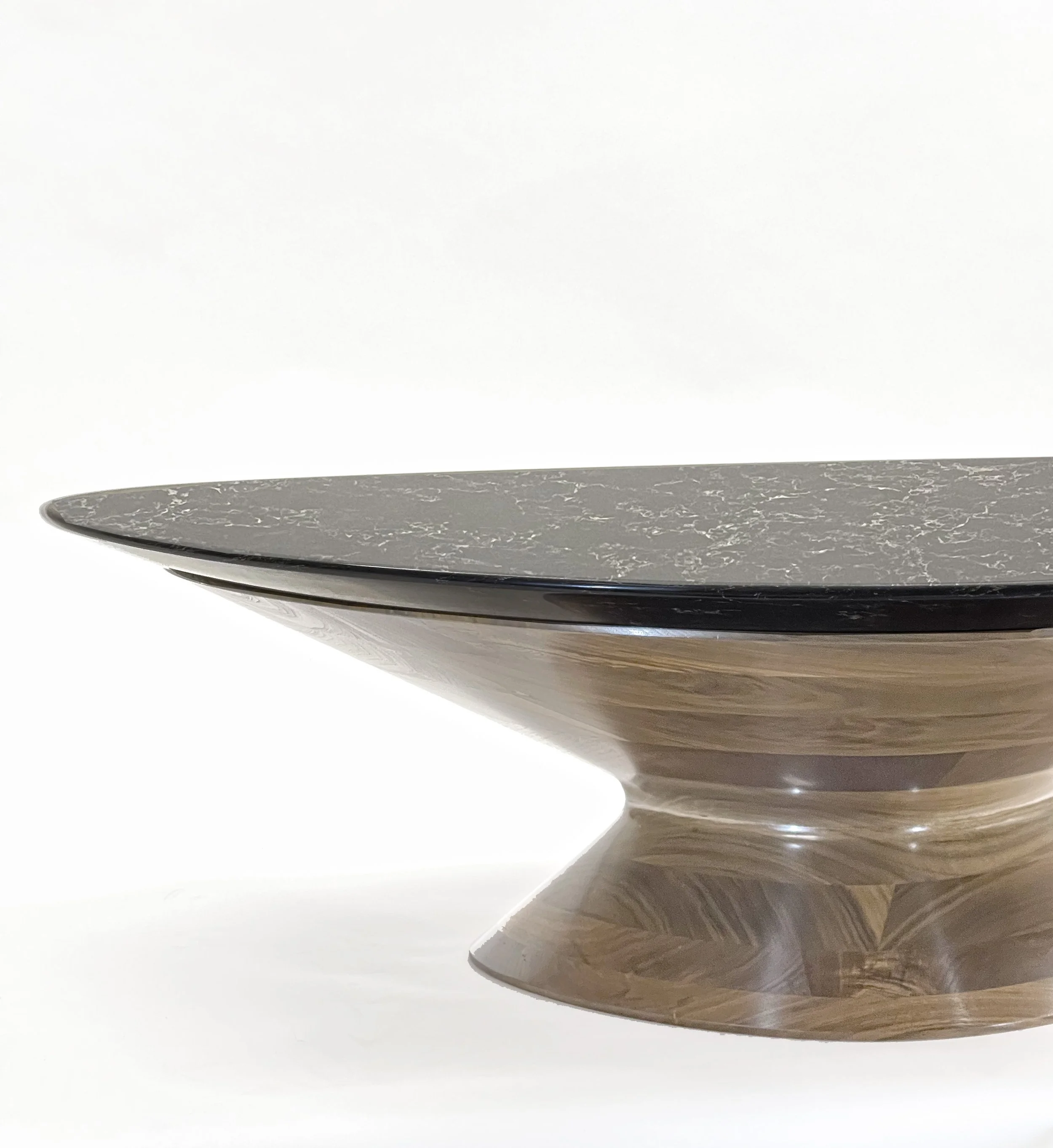OLIVER COCKTAIL TABLE — BAKER + HESSELDENZ