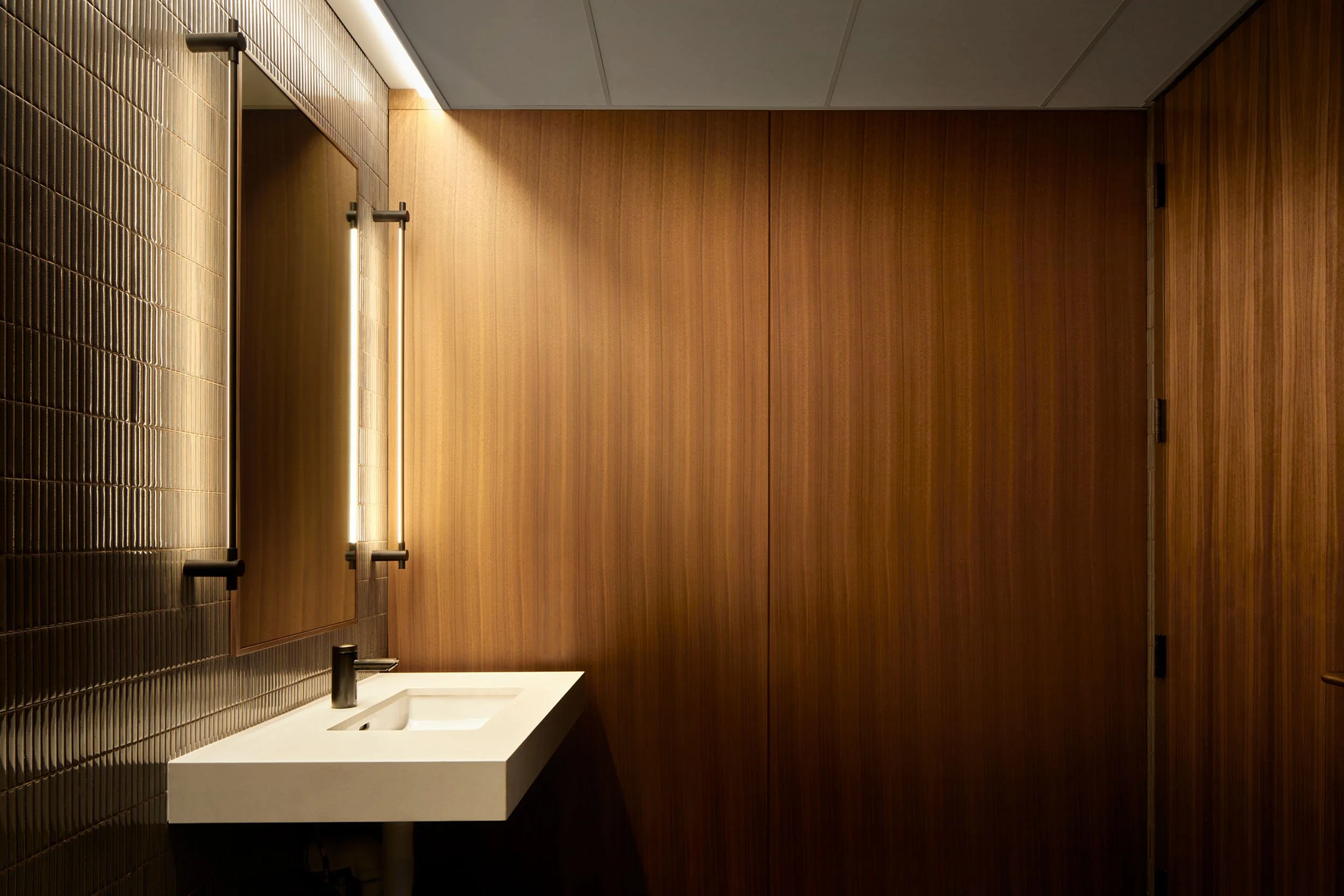 Genstar Capital — Banks Landl Lighting Design