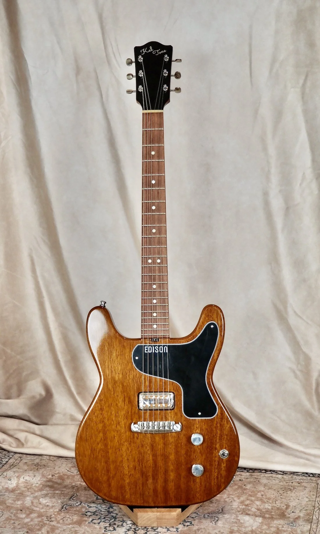 Edison — Charters Guitars