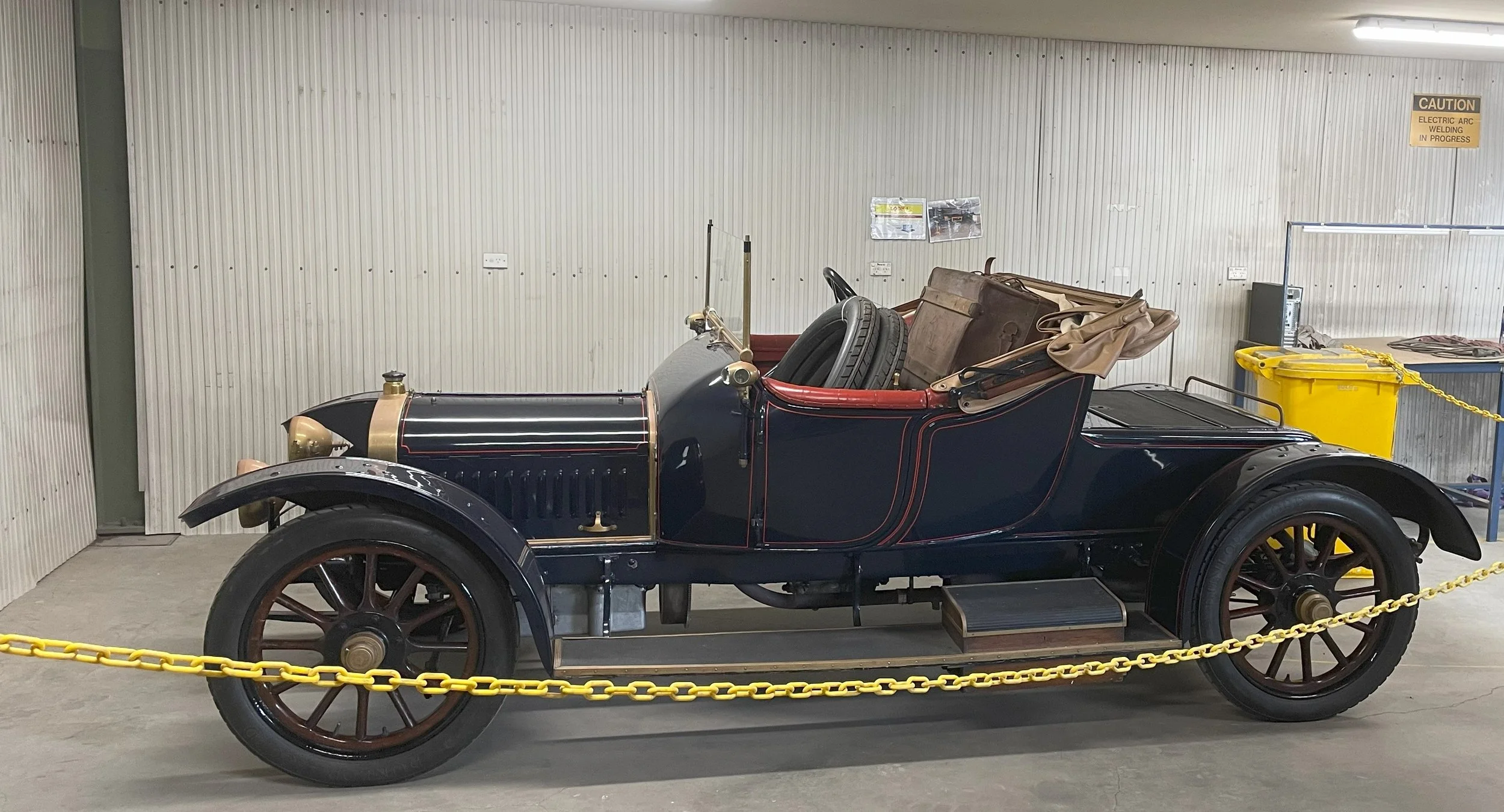 VECHICLE UNPACK — Western Container Services Sydney